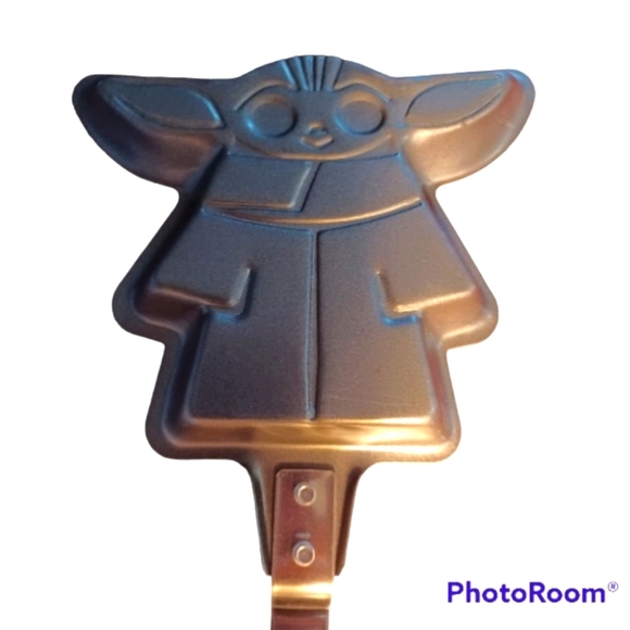Disney | Kitchen | Disney Star Wars Grogu Baby Yoda Mini Pancake Pan ...